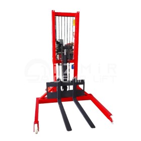 Warehouse Safety with Stackers: Best Practices and Recommendations